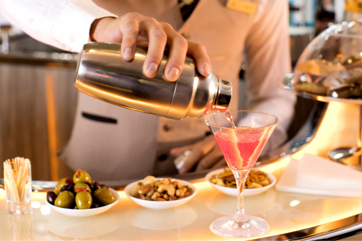 Emirates A380 Bar Review: Luxury in the Sky